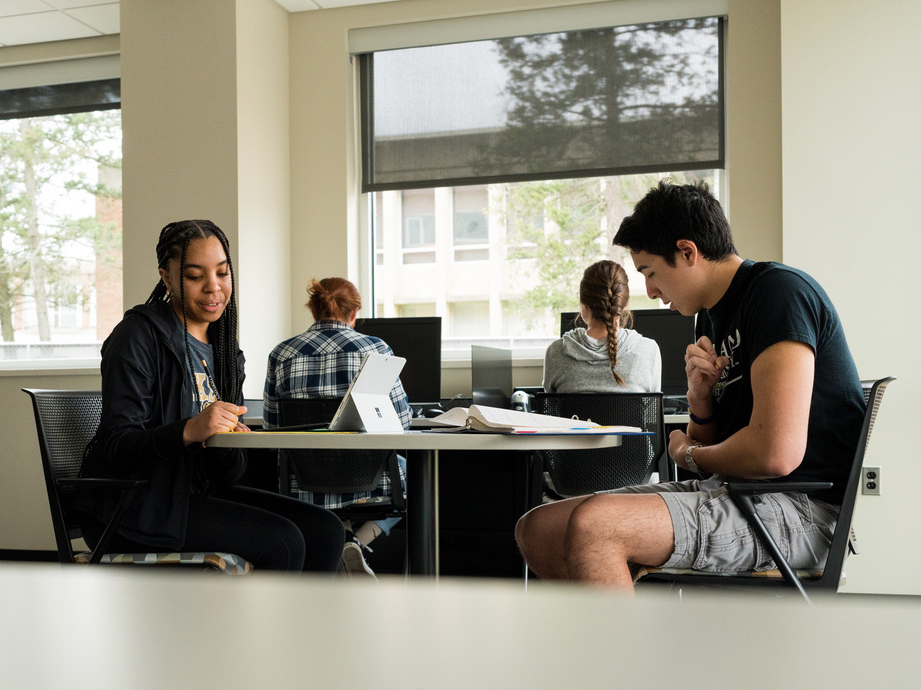 Homepage - School of Engineering and Computer Science - Oakland University